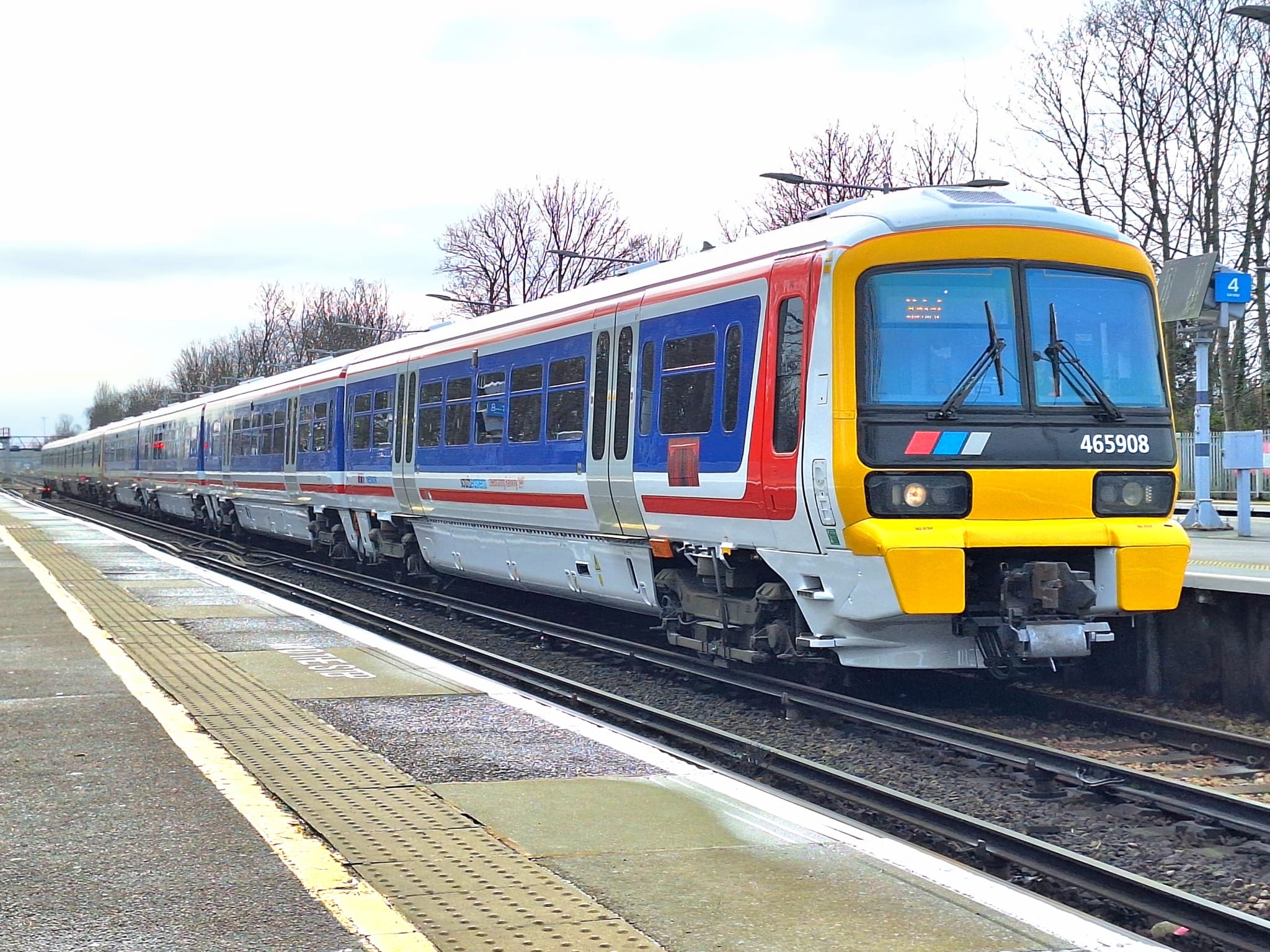 Class 465908 Receives Network SouthEast Livery - Welcome to GRES