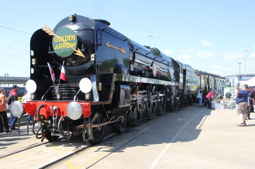 Class 465908 Receives Network SouthEast Livery - Welcome to GRES